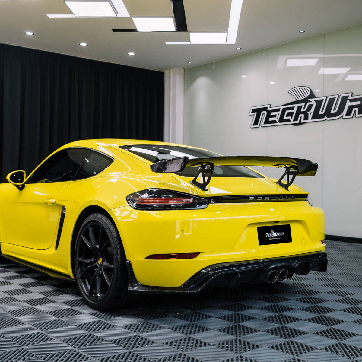 Overlaying vinyl on side light for Porsche wrapping | TeckWrap ...